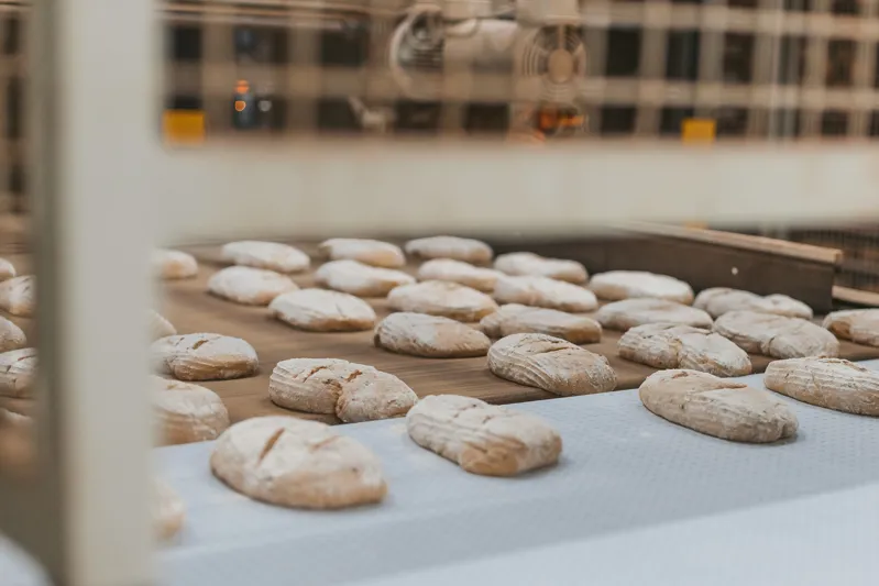 Atskleidė, kaip iš tikrųjų kepyklose kepama duona: 5 svarbiausi žingsniai